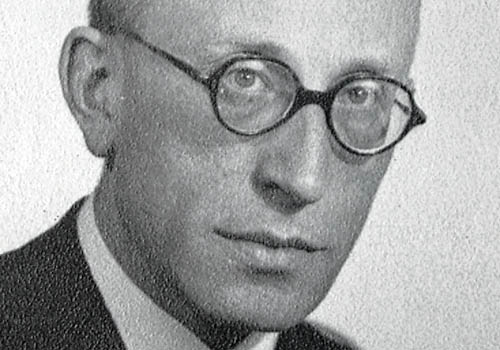 West End news: Blue Plaque honour for Hungarian contact lens pioneer ...