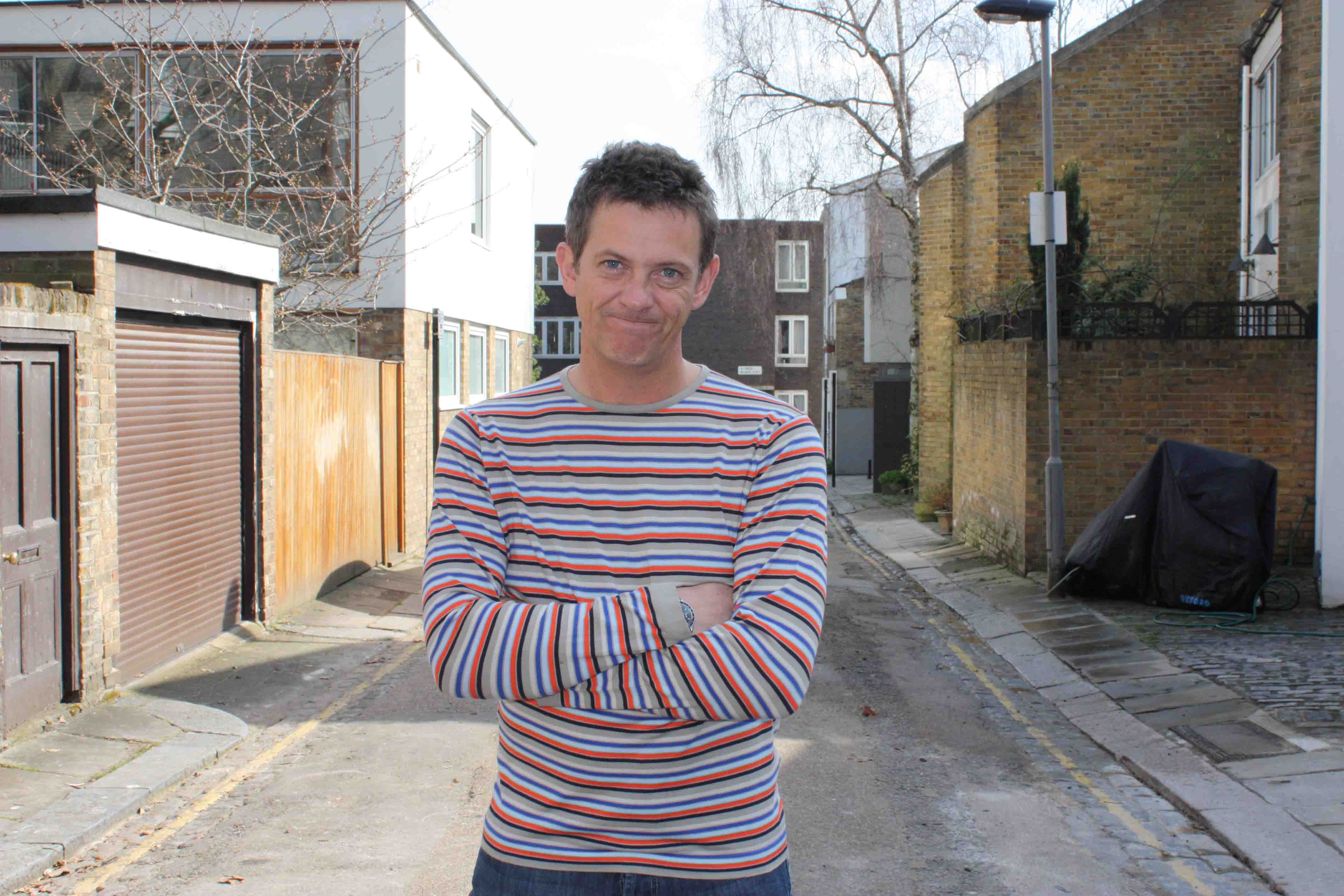 TV star Matthew Wright tells council planners that neighbour's roof ...