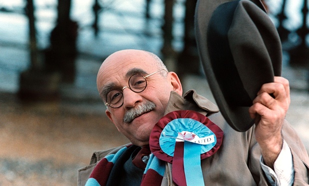 Tributes paid to Highgate actor Warren Mitchell as In Sickness And In ...