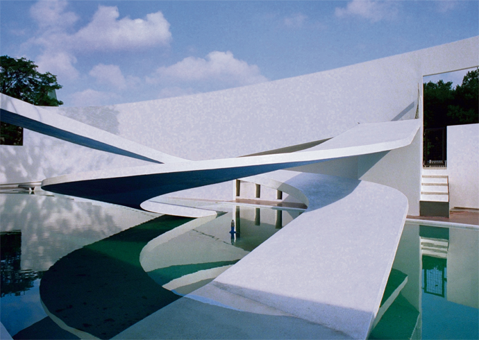 The penguin pool can be enjoyed as an aquatic sculpture | Camden New ...