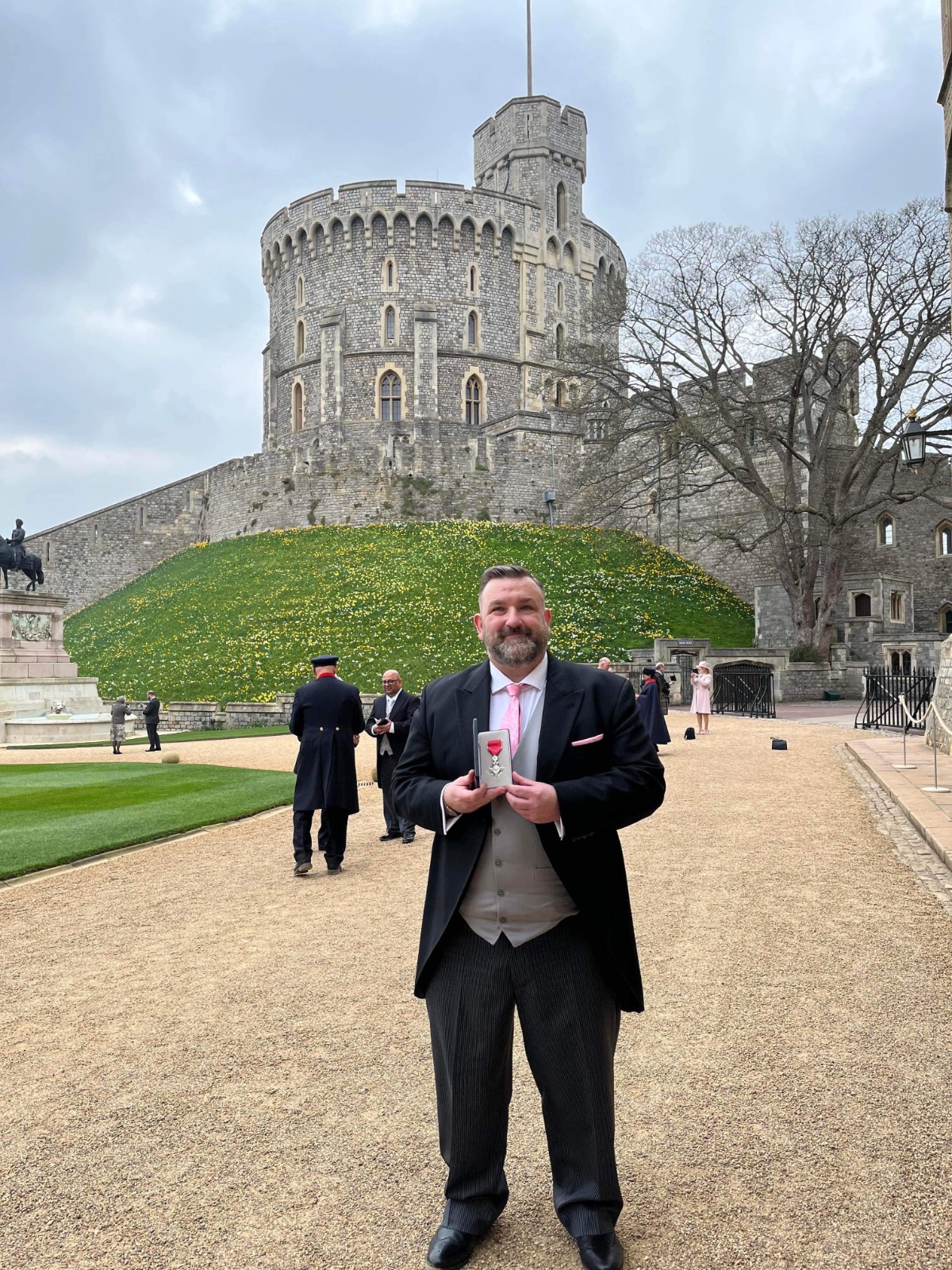 Very rock’n’royal! Former mayor picks up his MBE at castle | Camden New ...