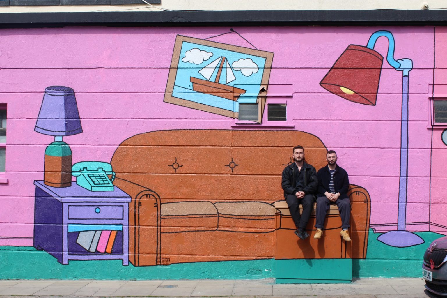 It’s sofa, so good! Simpsons mural next to pub lets people take a seat ...