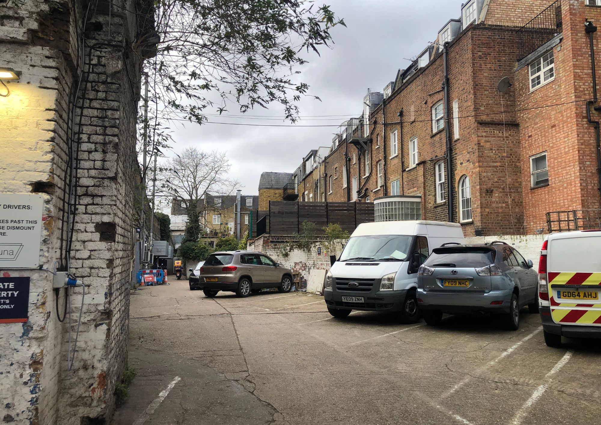 Residents left sleepless as ‘dark kitchen' opens without planning ...