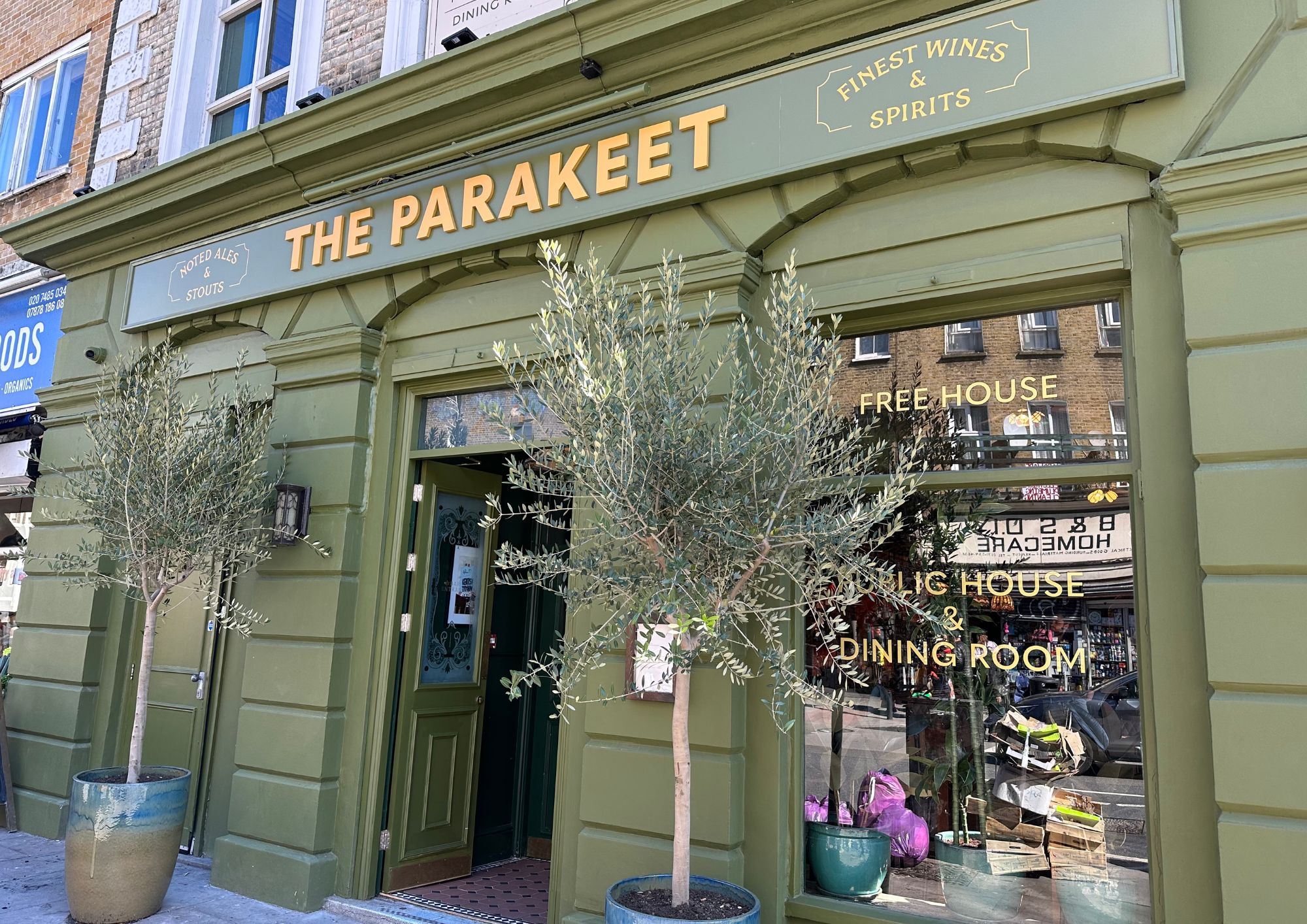 Pub criticised by top reviewer Jay Rayner for allowing dogs in the ...