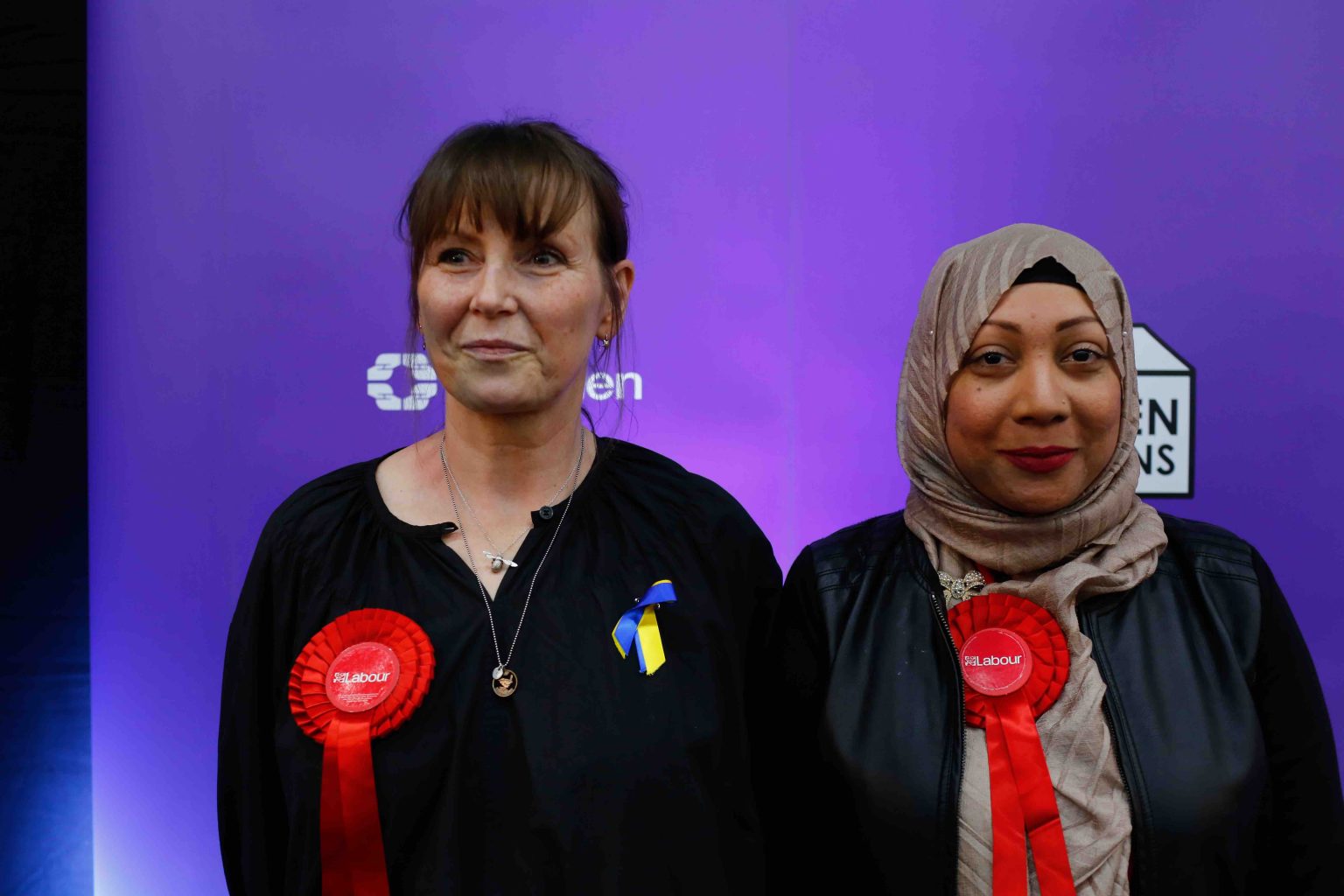 Defection drama at Town Hall as Shiva Tiwari quits Labour to join the ...